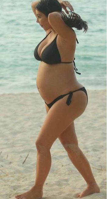 Kim Kardashian Pregnant Bikini Shoot 7281